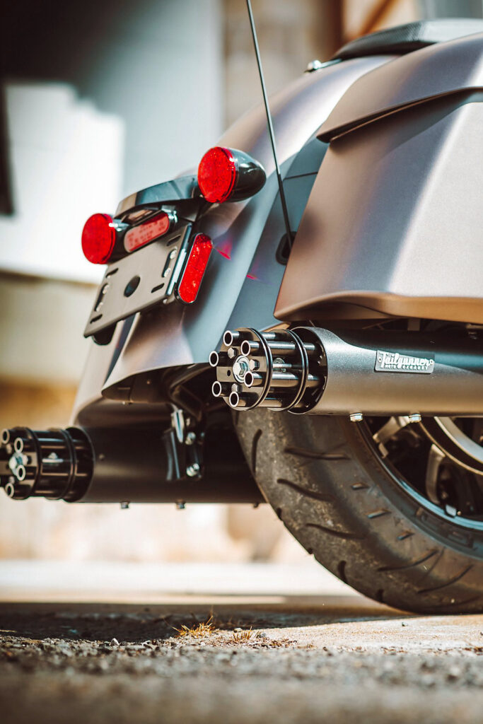 Pair Indian BaggersPeacemakers - Tailgunner Exhaust